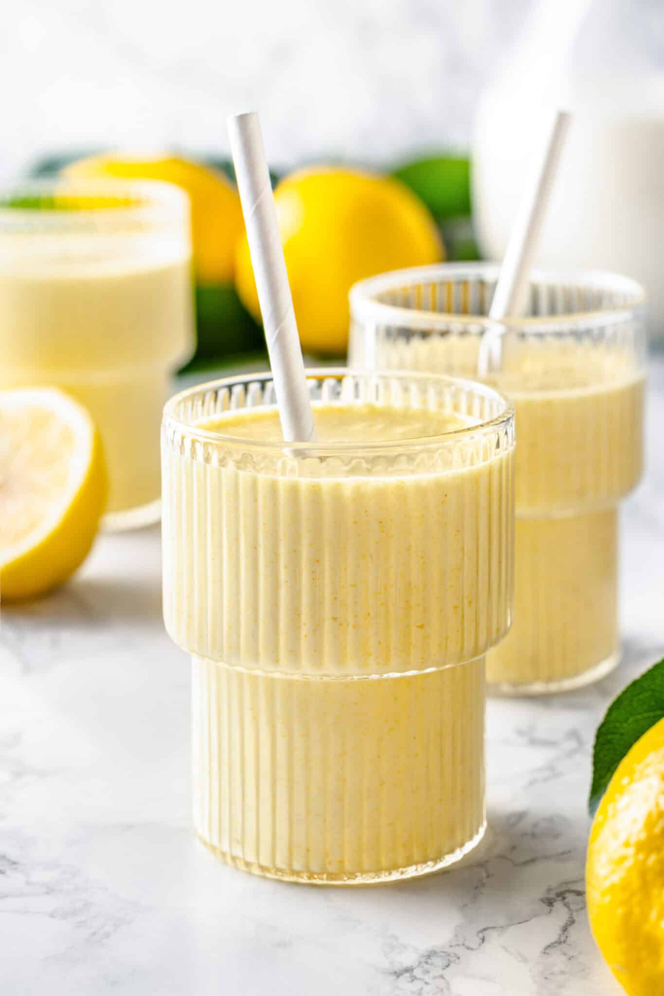 Easy and Creamy Golden Lemon Smoothie with Turmeric - All We Eat