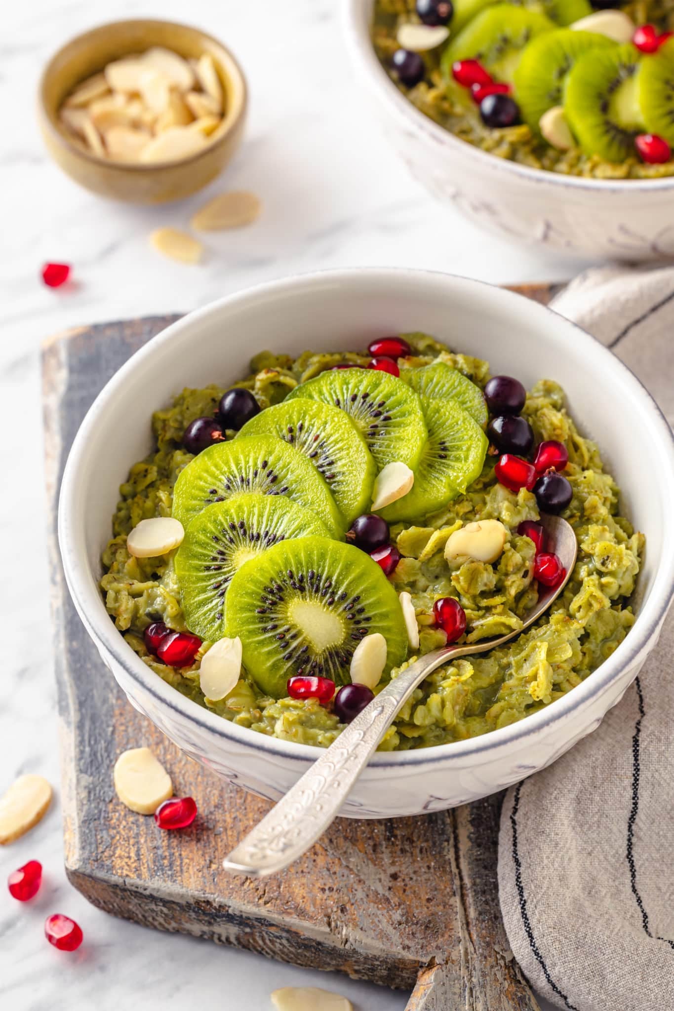 Easy Matcha Oatmeal Recipe - All We Eat